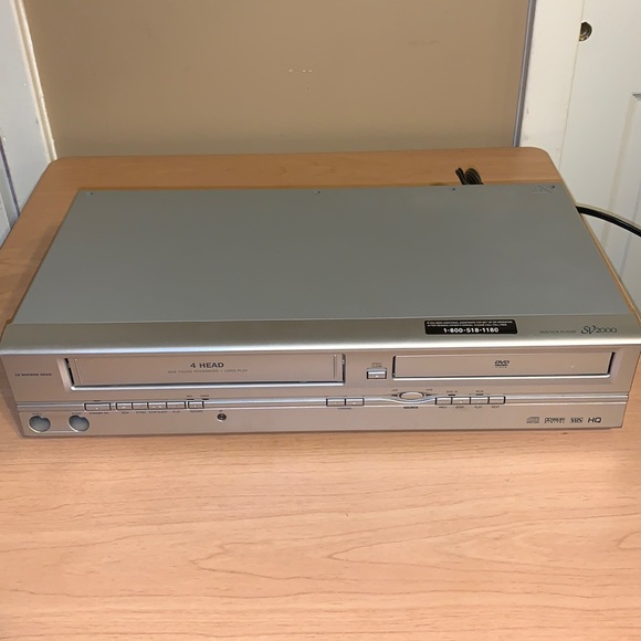SV2000 | Media | Vintage Vcr Dvd Player | Poshmark